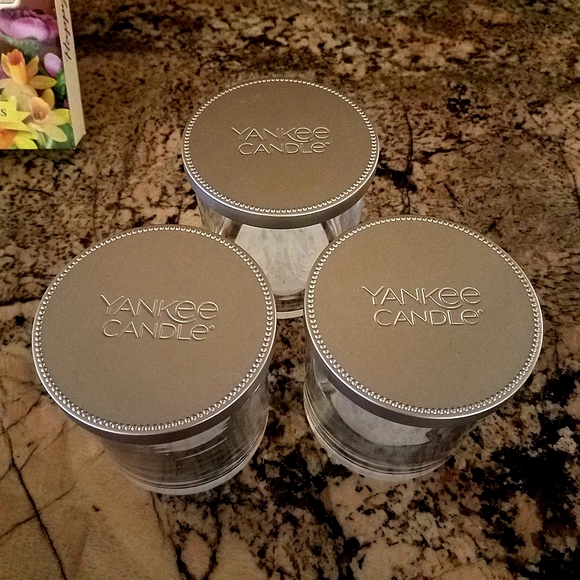 Yankee Candle | Accents | Yankee Candle Empty Glass Jars With Lids 3 ...